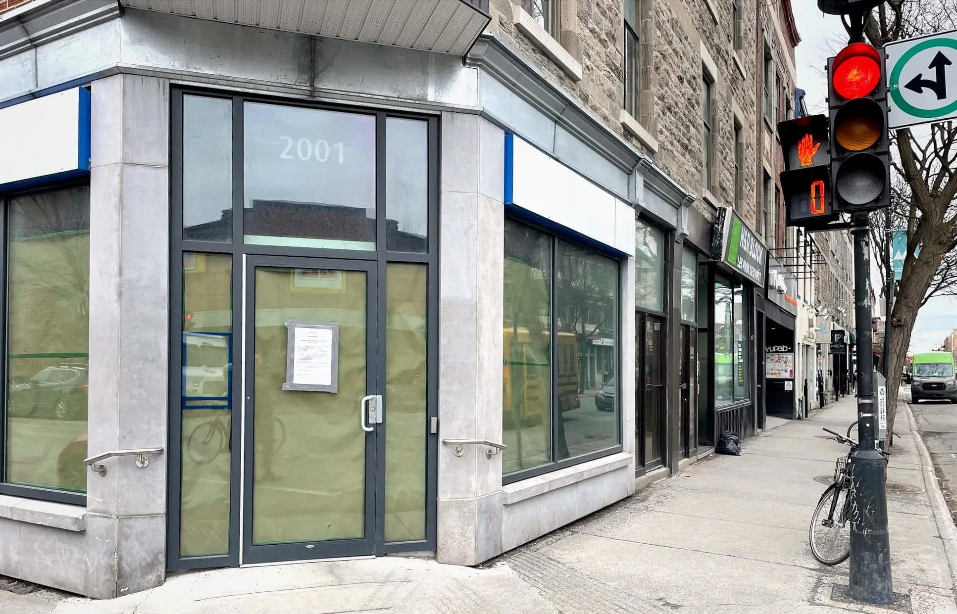 Mon Plateau: Des taxis, des jardins et des balais